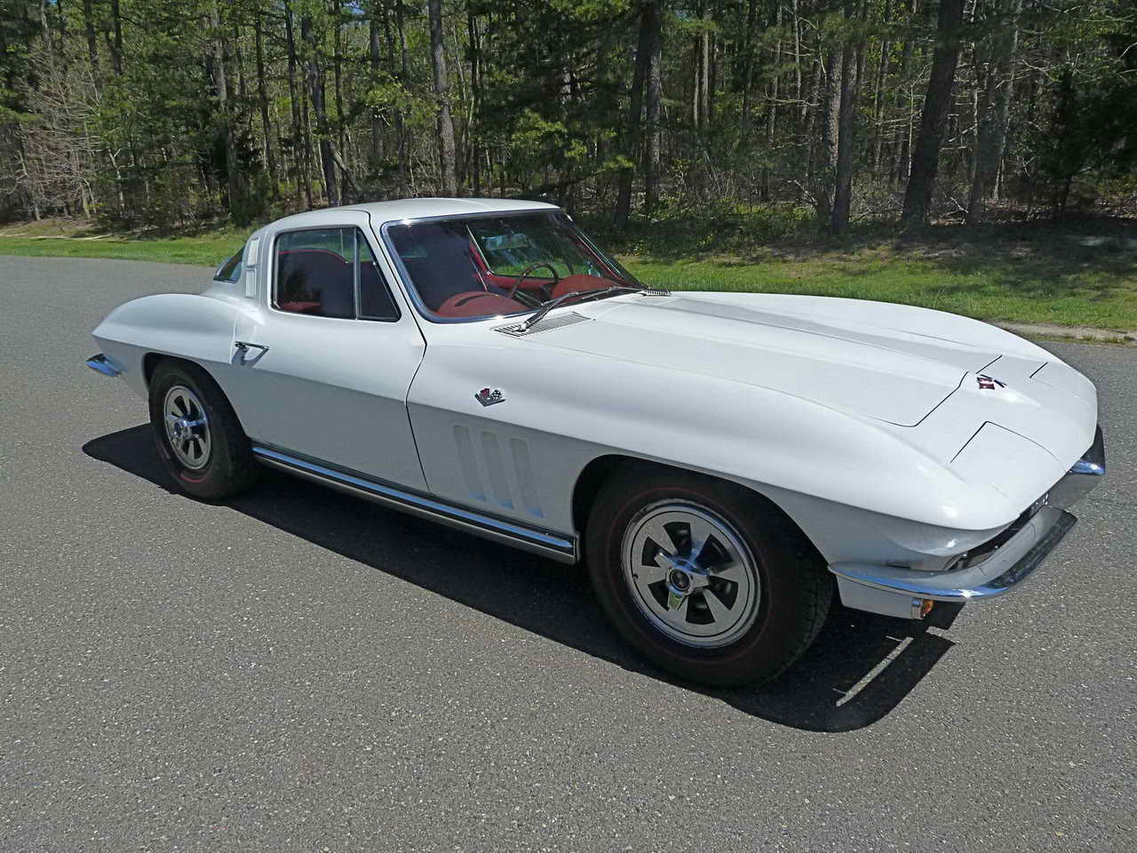 TheVetteNet.com - 1965 Corvette Coupe Ermine White